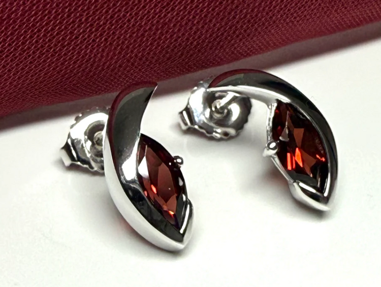 January Birthstone Jewellery the beautiful Garnet – Sarah Beth Jewellers
